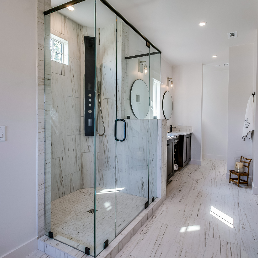 What Are the Benefits of Glass Shower Doors for Small Bathrooms ...